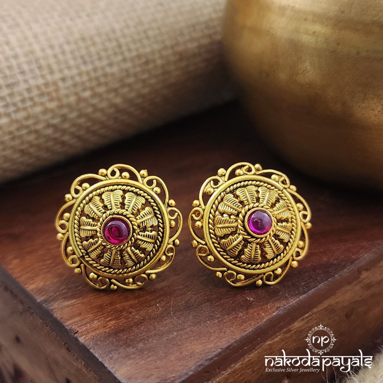 Leafy Red Studs (Ge8718) – Nakoda Payals