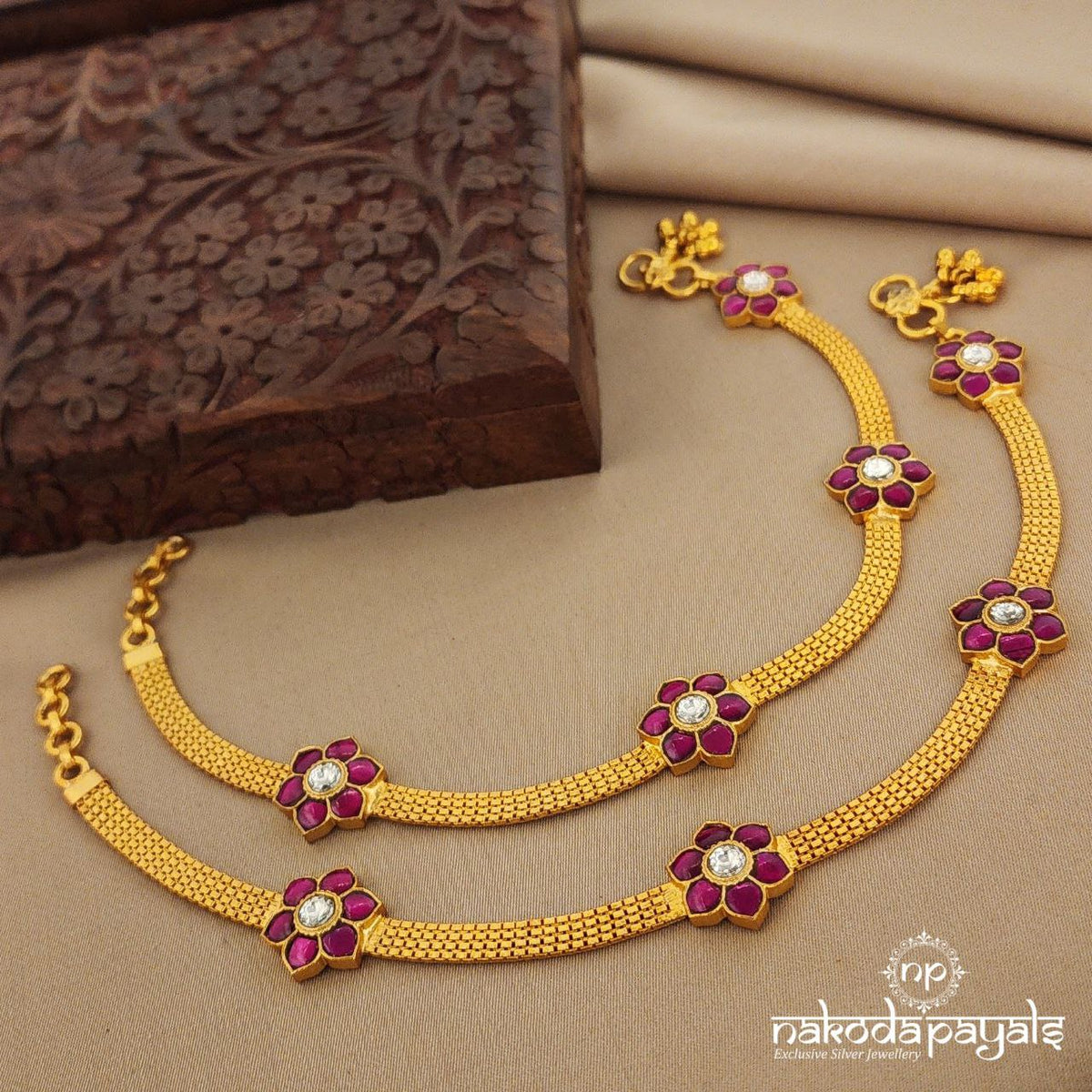 Impressive Multi Flower Kundan Anklets (A5665) – Nakoda Payals
