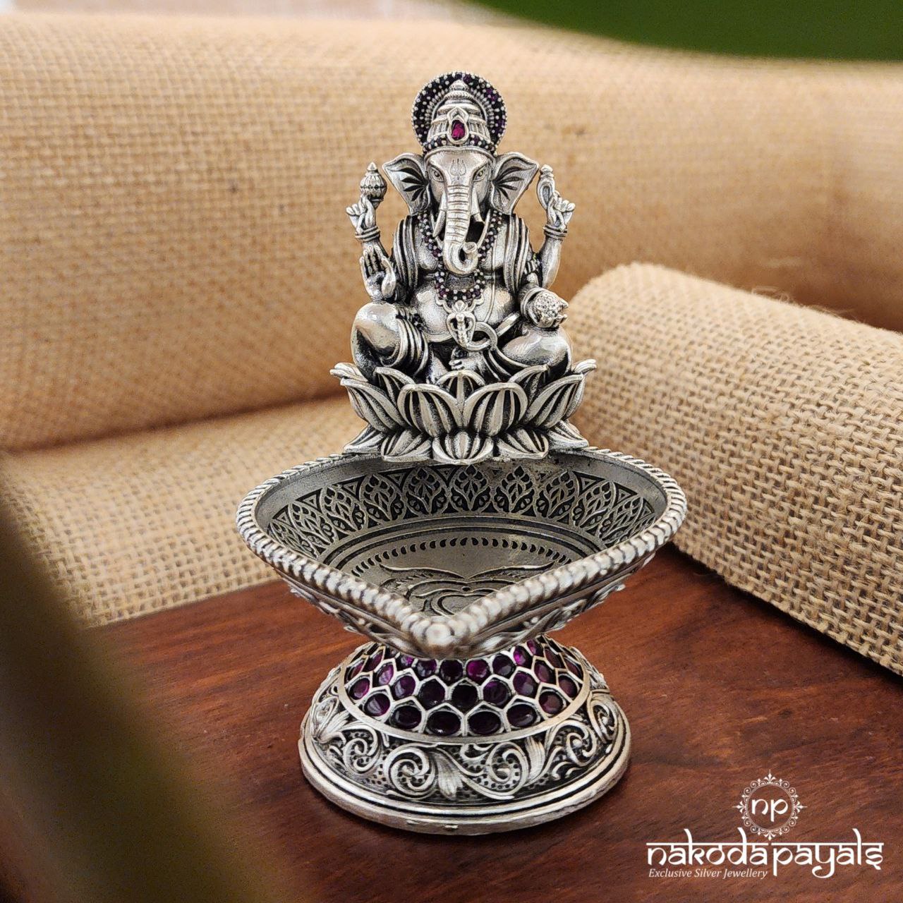 Kemp studded Ganesha deepa(Aa1215) – Nakoda Payals