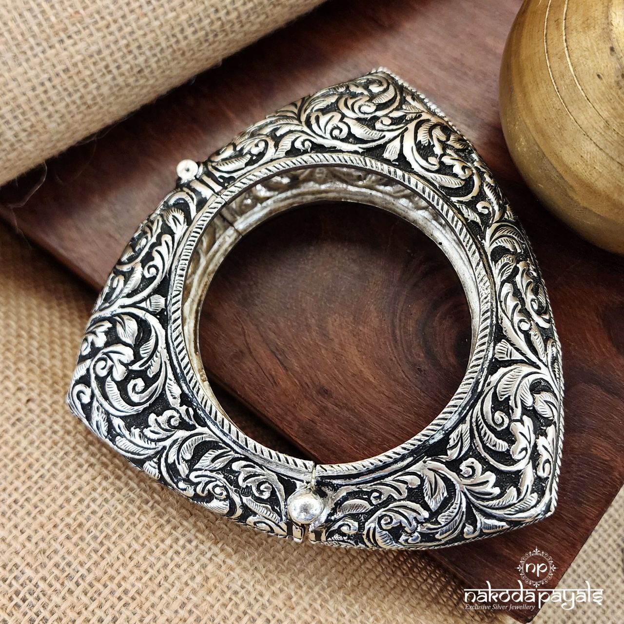 Traditional Triangular Kada (K5005) – Nakoda Payals