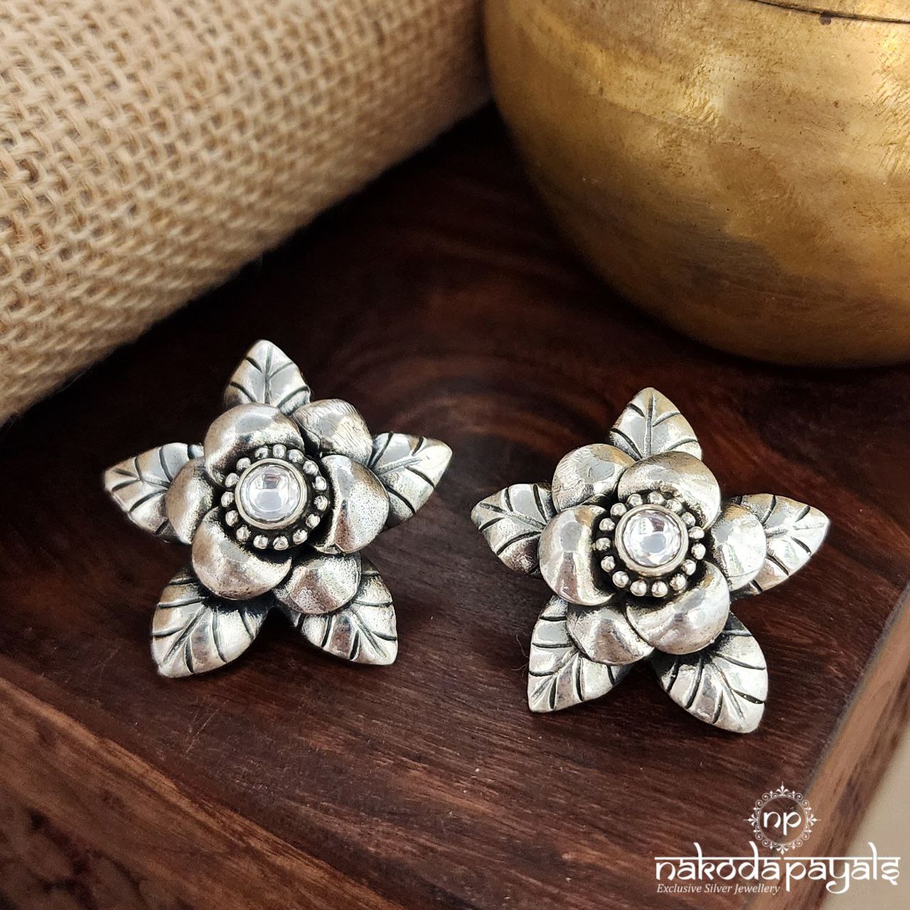 Glorious Flower Studs (S3485) – Nakoda Payals