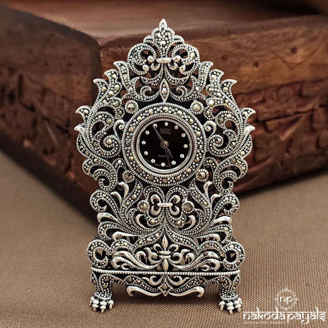 Marcasite Circular Black Table Watch (W0280) – Nakoda Payals