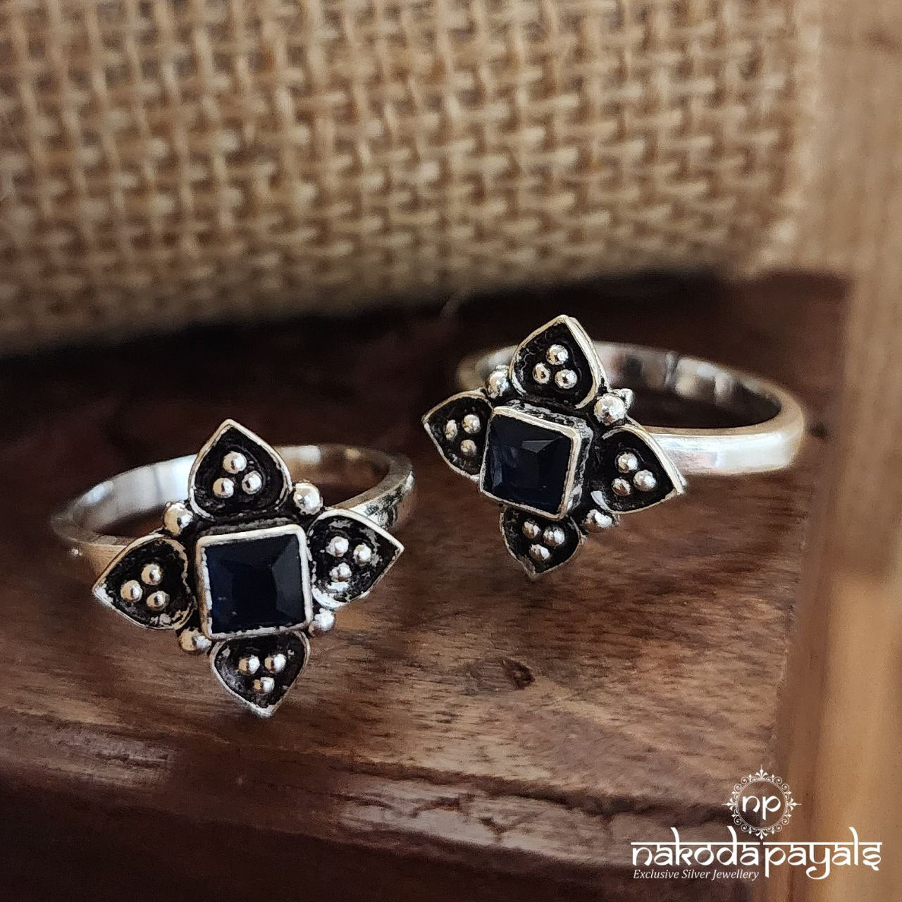 Blue Flower Toerings (T4315) – Nakoda Payals